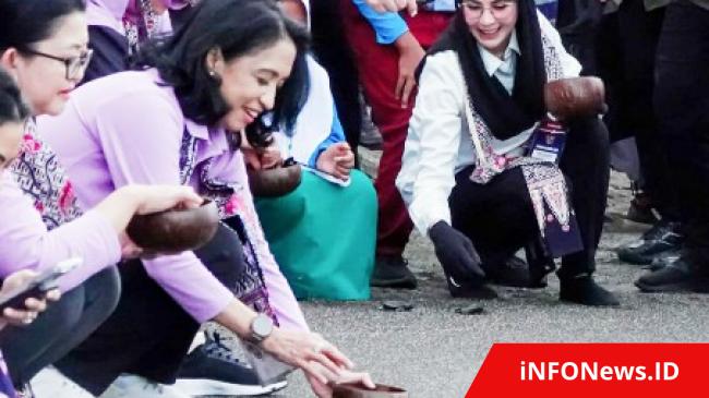 Arumi Dampingi Ibu Negara dan OASE KIM Lepas Tukik di Pantai Bangsring